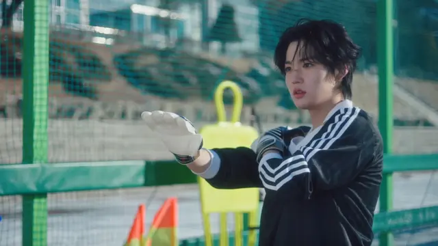 TREASURE Rilis MV 'Yellow' yang Super Fresh, Berwarna dengan Nuansa ...