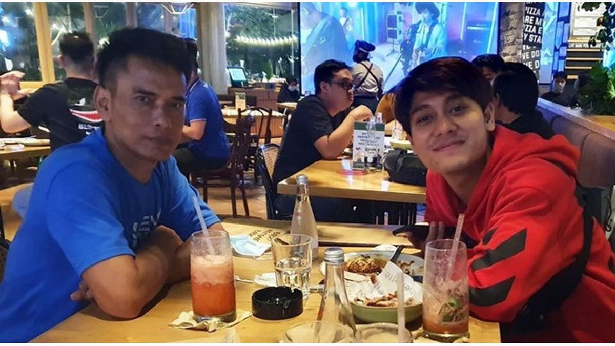 7 Momen Kedekatan Rizky Billar dan Ayah Lesty Kejora, Bak Anak Kandung - Hot Liputan6.com