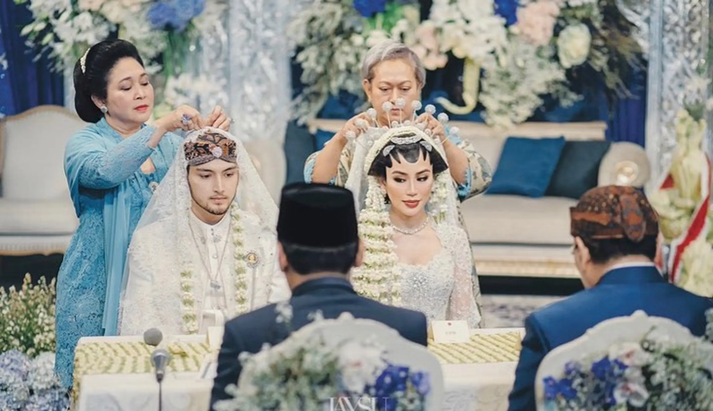 Jadi Bagian Keluarga Cendana, 6 Adu Gaya Kebaya Menantu Bambang ...