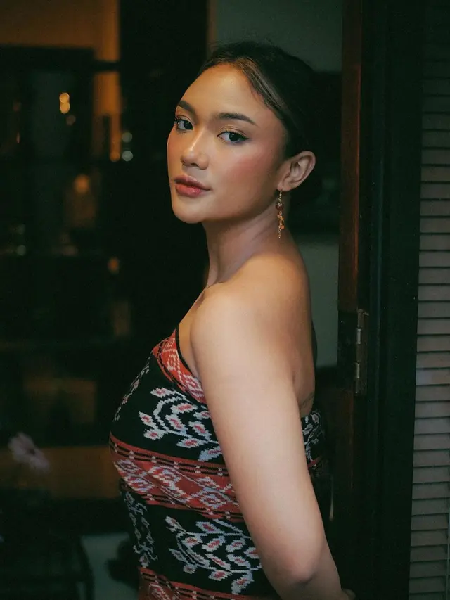 6 Gaya Marion Jola Pakai Baju Adat Rote, Banjir Pujian - Hot Liputan6.com