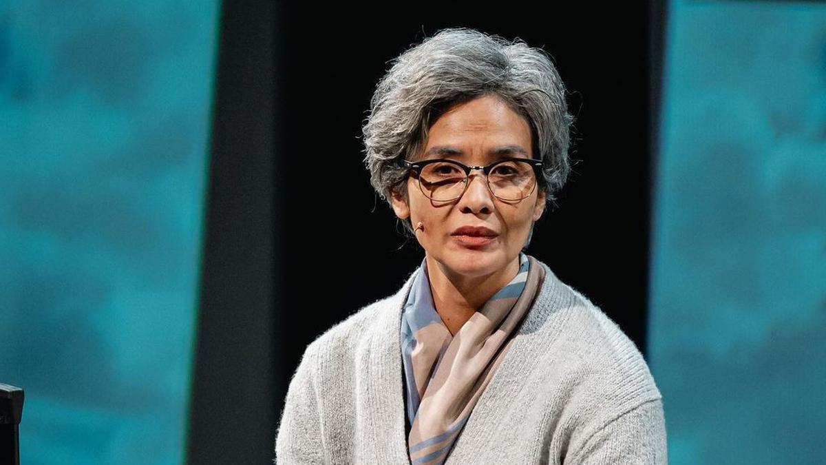 Potret Marsha Timothy dengan Makeup Tampak Tua, Tetap Mengagumkan ...