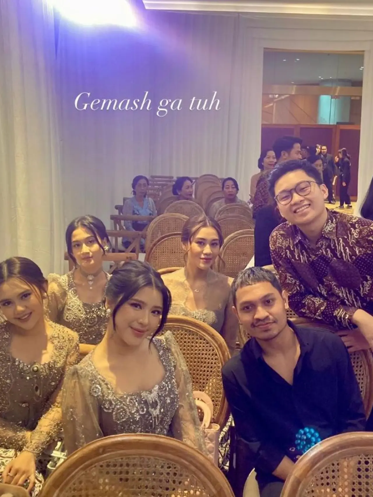 Dikenal Bestie, 6 Pesona Menawan Aaliyah Massaid jadi Bridesmaid ...