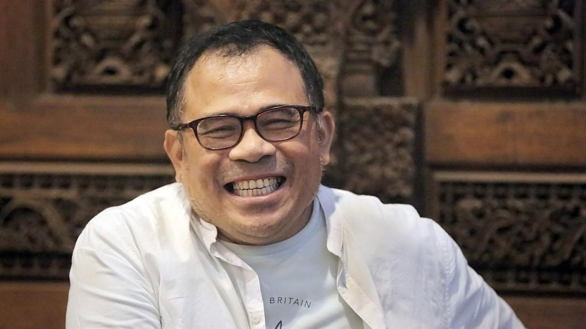 Official Teaser Film Musikal 'Siapa Dia..' Dirilis, Garapan Sutradara ...