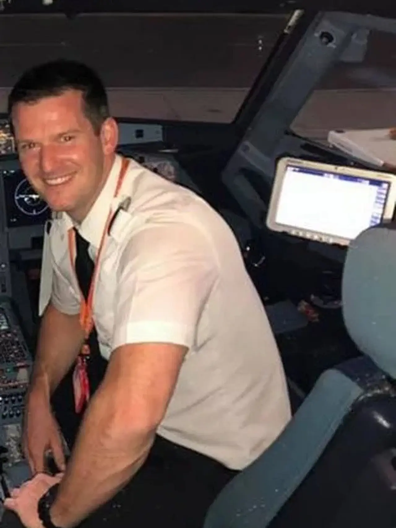 Aksi Penumpang Terbangkan Pesawat Sendiri Bikin Heboh, Gemas Pilot ...