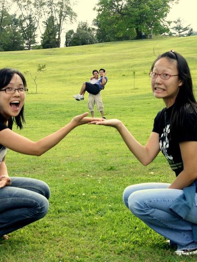6 Pose Foto Lucu Bareng Sahabat Ini Tunjukkan Kekompakan - Hot Liputan6.com
