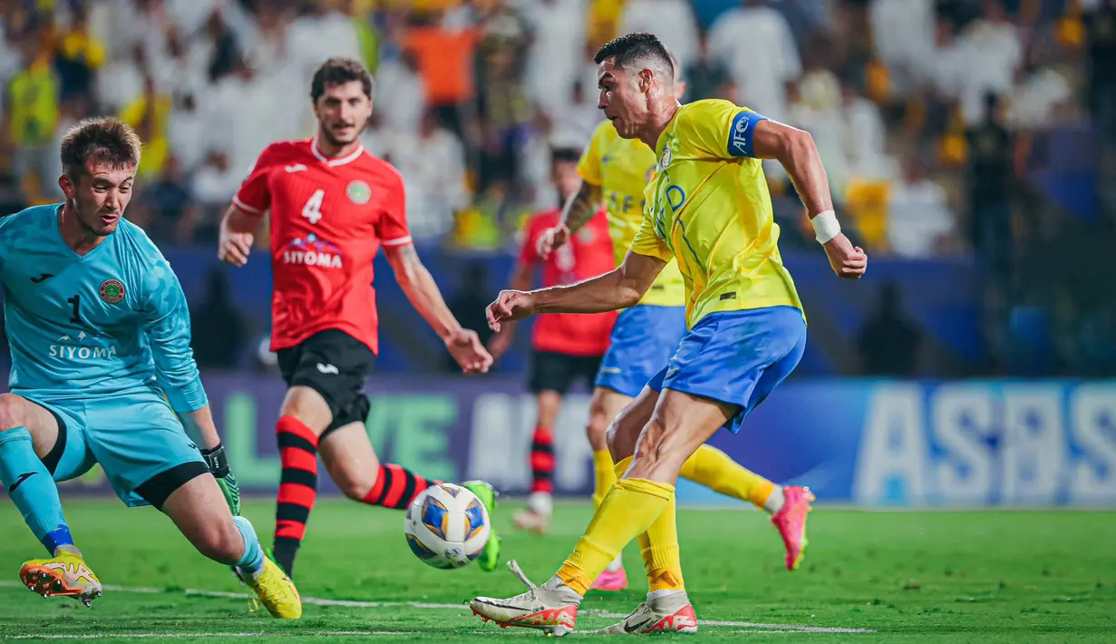 Foto: Momen Cristiano Ronaldo Cetak Gol Cungkil ke Gawang Istiklol di ...