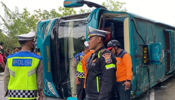 Bahaya Mengorek Kuping Terlalu Dalam, Begini Cara yang Benar - Regional ...