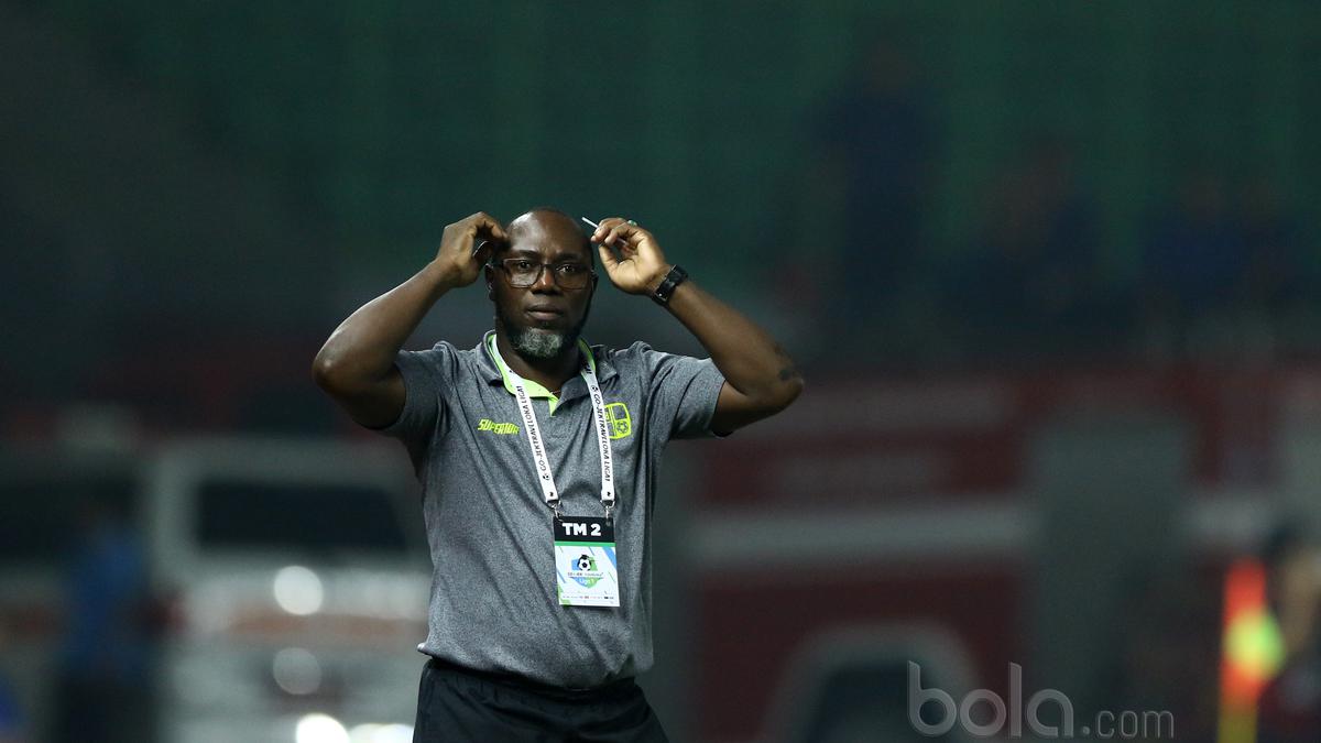 Terbang ke Jayapura Pagi Ini, Jacksen Tiago Langsung Memimpin Latihan ...