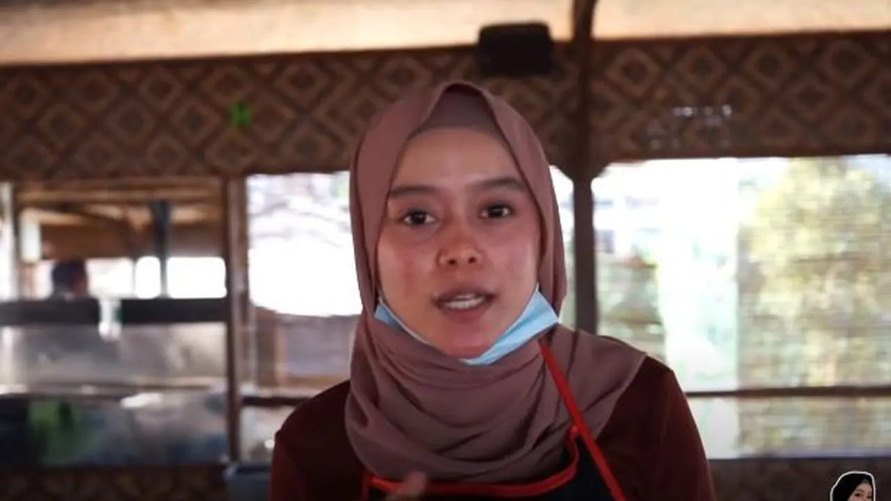 Lesti Kejora Galang Donasi untuk Warga yang Terkena Dampak Gempa Cianjur - ShowBiz Liputan6.com