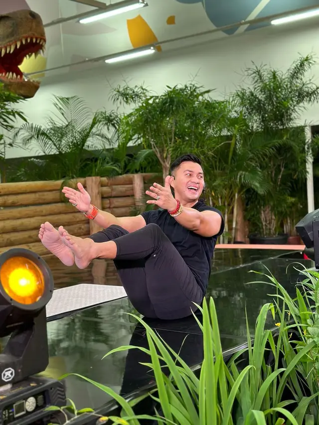 Ingat Pemeran Wowo di Sinetron UFO? Ini 6 Potret Terbaru Anjasmara yang Kini Six Pack - Hot ...