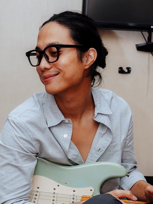 6 Potret Dikta 'Yovie & Nuno' dengan Rambut Gondrong, Curi Perhatian ...