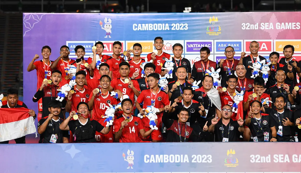 Haru Dan Bangga Momen Manis Timnas Indonesia Di Podium Utama Sepak