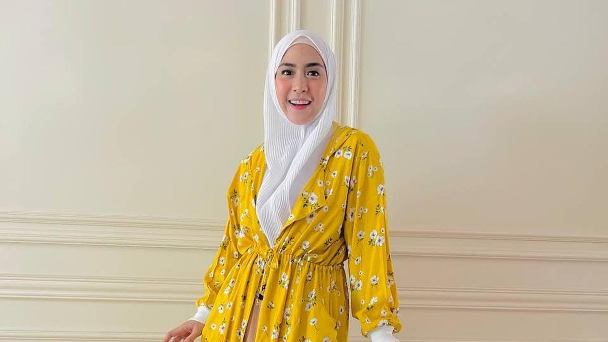 7 Artis Cantik Menikah dengan Ustaz, Tampilannya Lebih Adem ...
