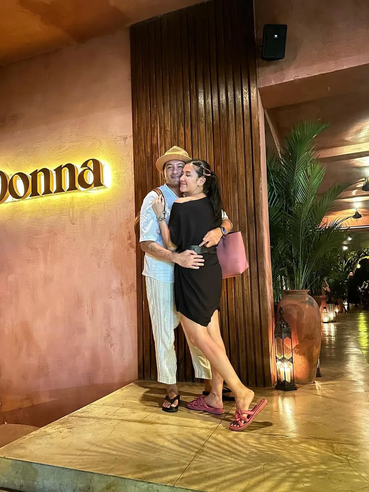 8 Potret Ryan Delon dan Sharena Liburan Berdua di Bali, Jalani Ritual ...