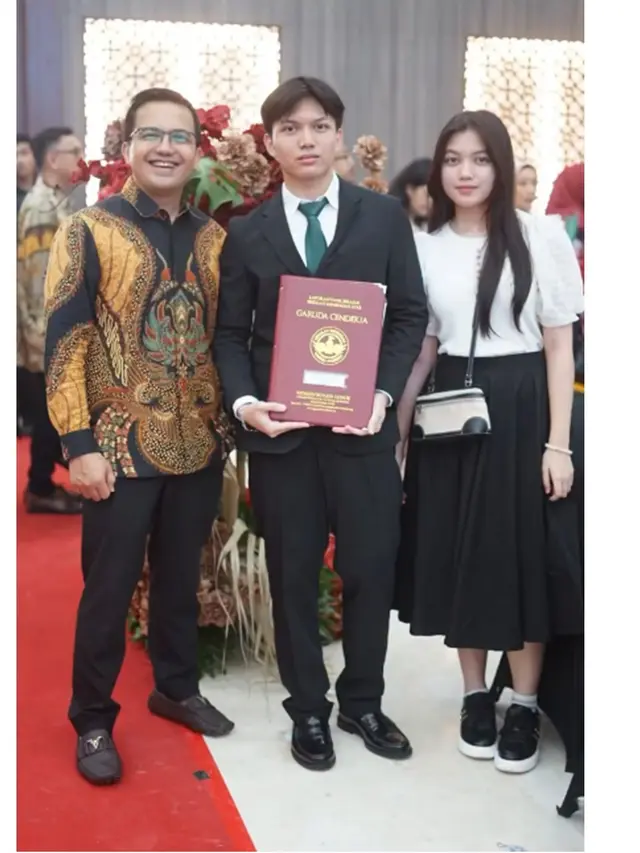 7 Anak Artis yang Lulus SMA Tahun 2025, Siap Melanjutkan ke Perguruan ...