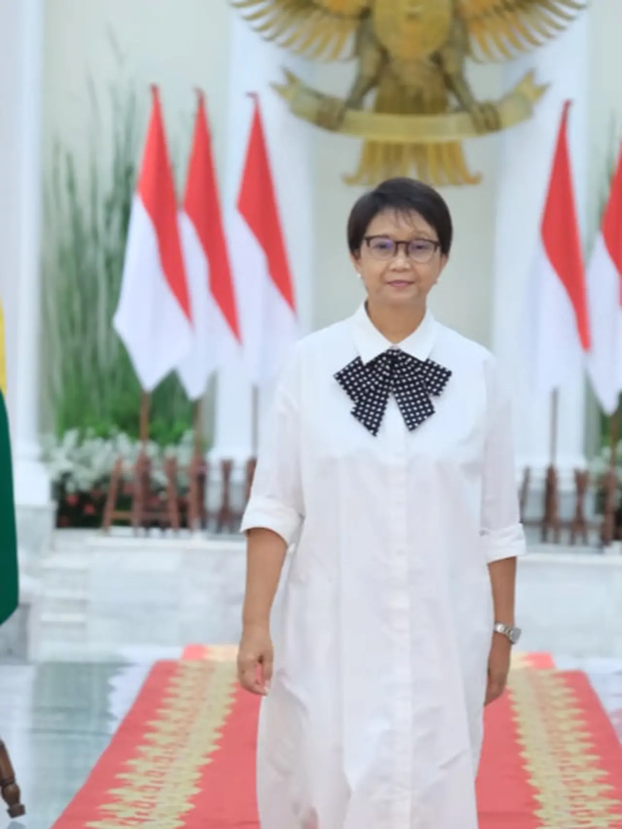 6 Gaya Ngantor Menlu Retno Marsudi yang Tuai Pujian, Disebut Ibu Pejabat Paling Fashionable ...