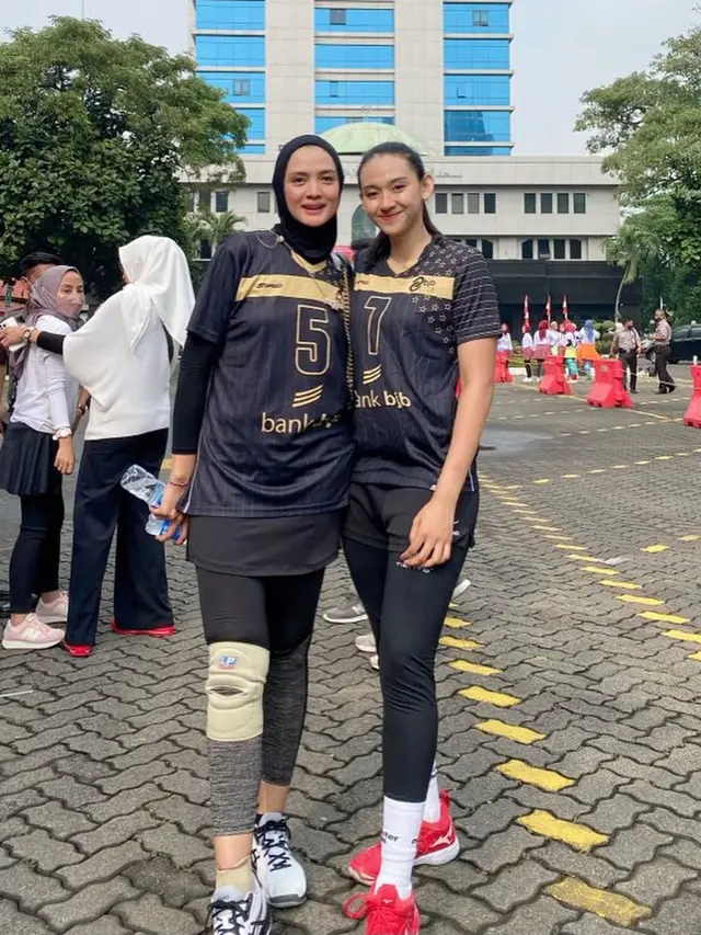 8 Potret Ade Maya, Atlet Voli Mantan Istri Ibnu Jamil yang Jarang Tersorot - Hot Liputan6.com