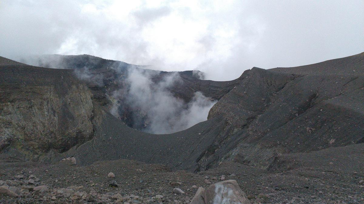 Kawah Gunung Merapi Sumbar