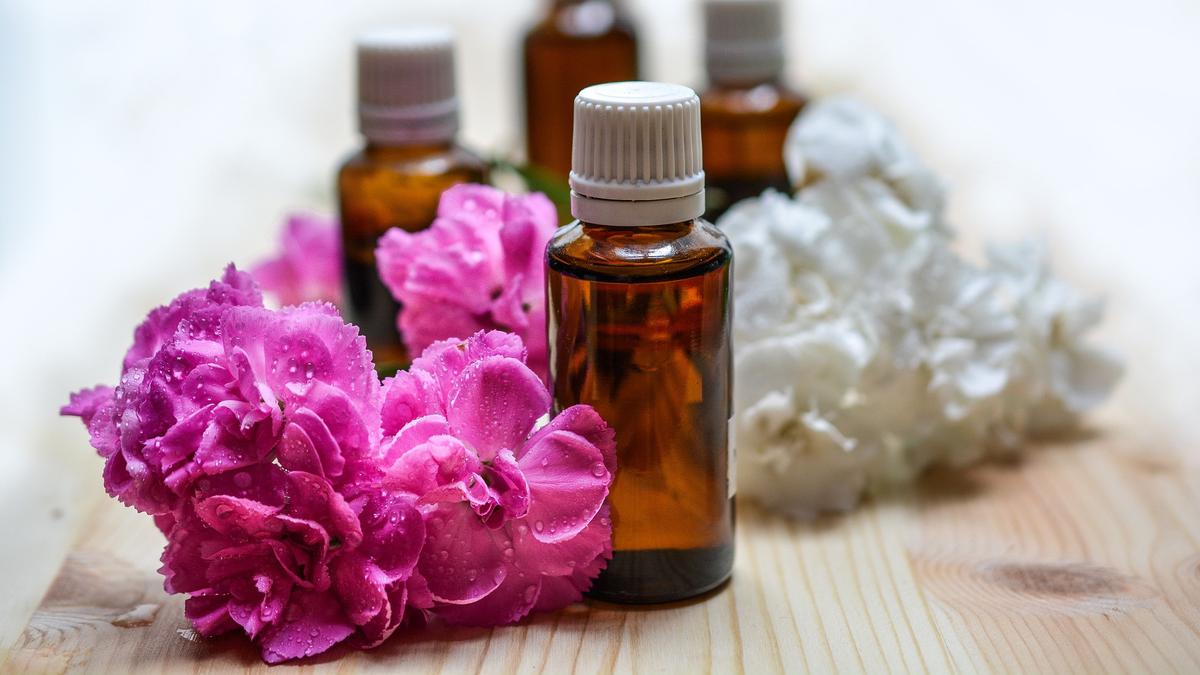 7 Rekomendasi Essential Oil Beserta Manfaatnya yang Perlu Diketahui