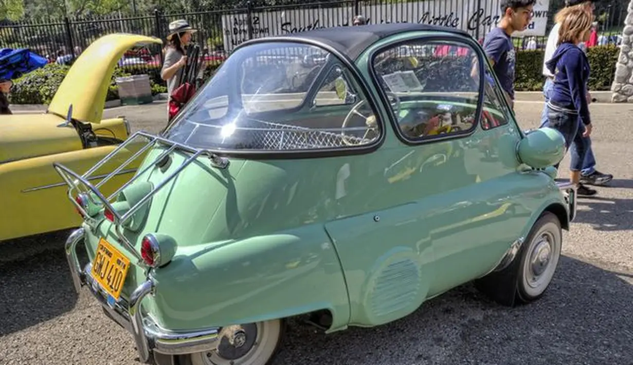 Microcars Retro Pasca Perang Dunia Ke-II - Photo Otosia.com