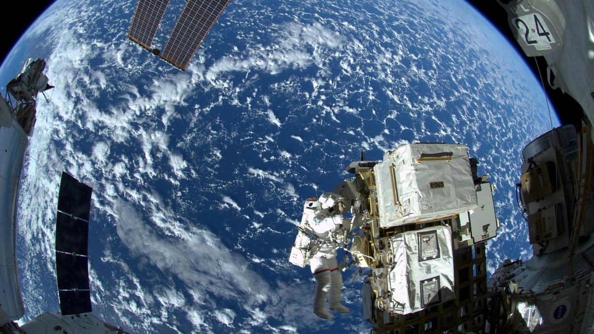 Perjalanan 5 Tahun Stasiun Luar Angkasa Dalam Bingkai Foto