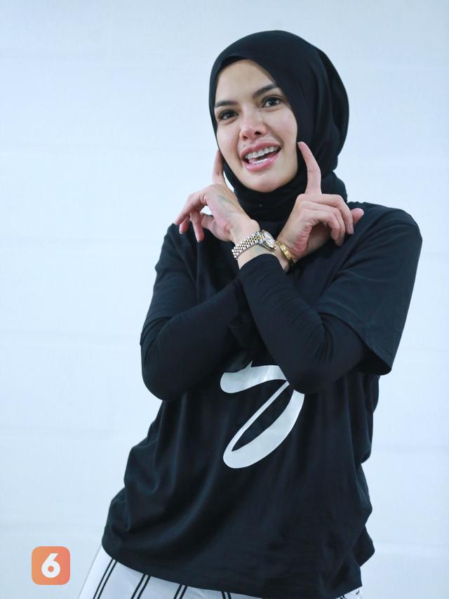 Nikita Mirzani Kini Jadi Guru Ngaji - ShowBiz Liputan6.com