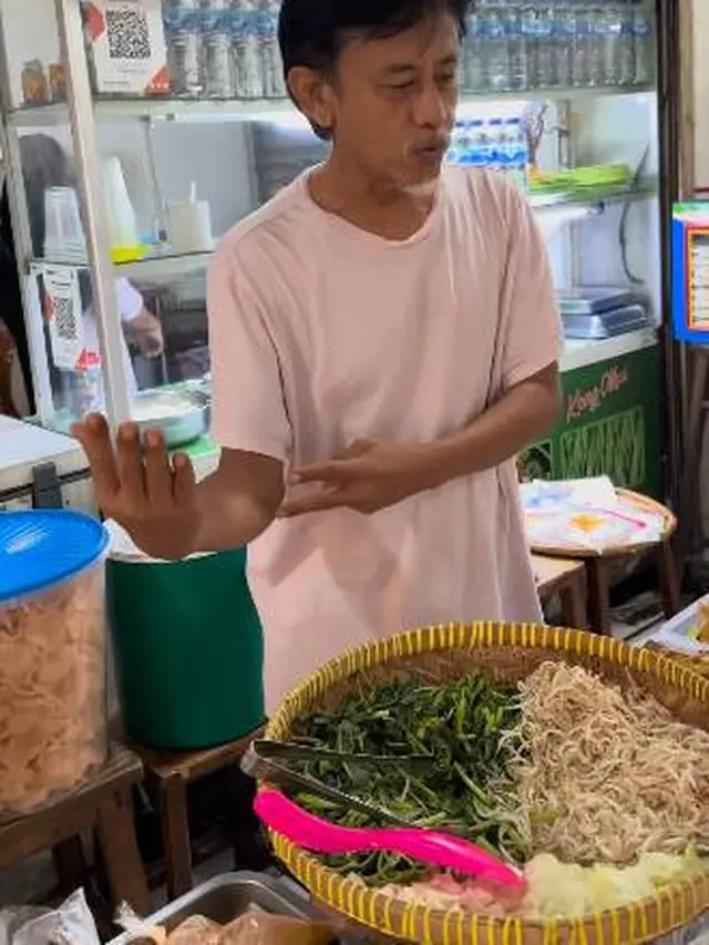 7 Potret Aktor Epy Kusnandar Kini Jualan di Kantin Apartemen, Buka dari Jam 3 Pagi - Hot ...