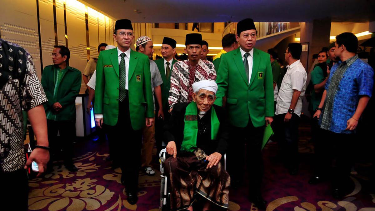 HEADLINE: Mbah Maimun Zubair Berpulang, Ulama yang Gigih Menjaga NKRI ...