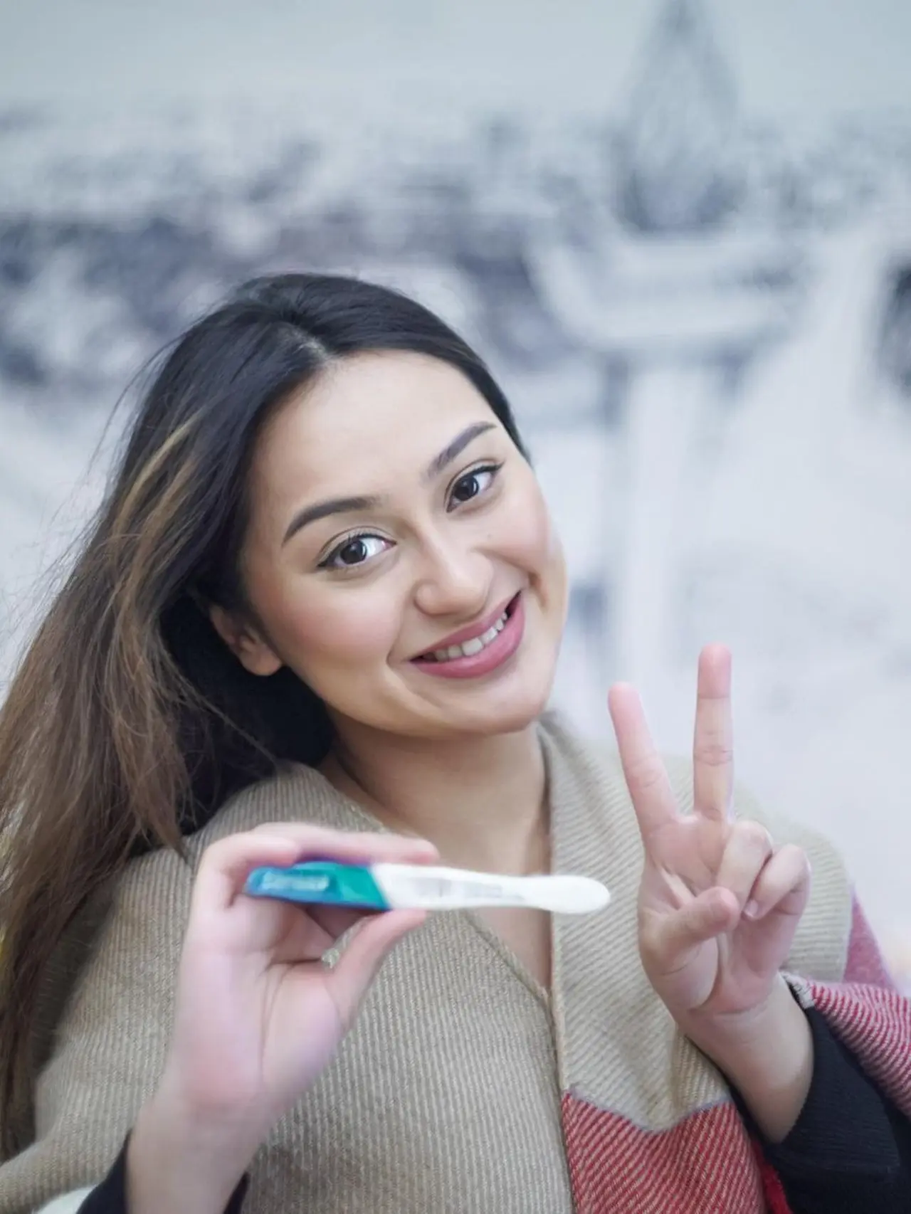 Memes Prameswari Umumkan Hamil Anak Kembar, Ini 6 Potretnya Bareng ...