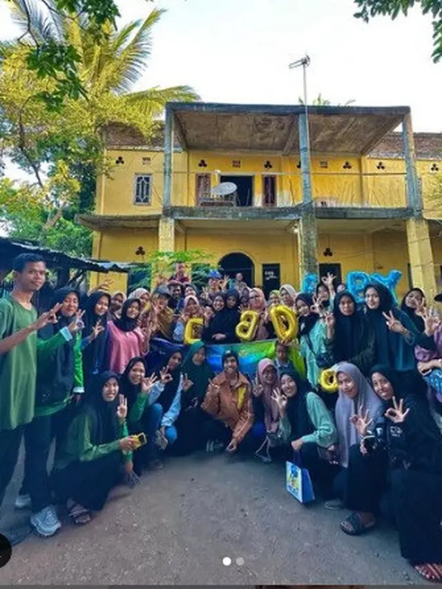 Break dari Magic 5, Ini 6 Potret Eby Rizta Dangdut Academy Pulang ...