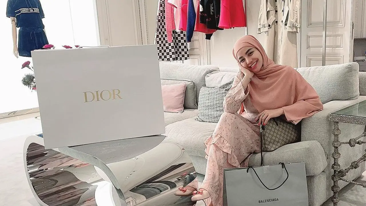 6 Potret Nadia Christina, Mantan Istri Alfath Fathier yang Kini ...