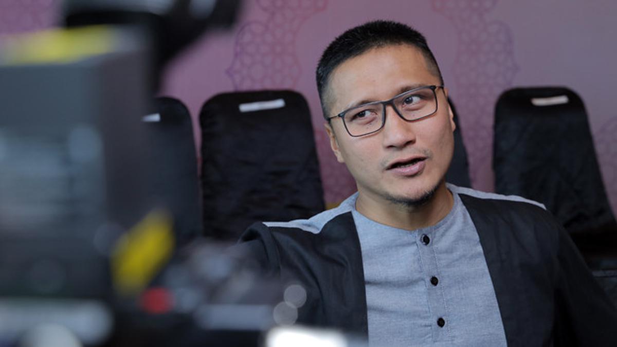 Soal Perseteruan dengan Ernest Prakasa, Ini Kata Arie Untung - ShowBiz ...