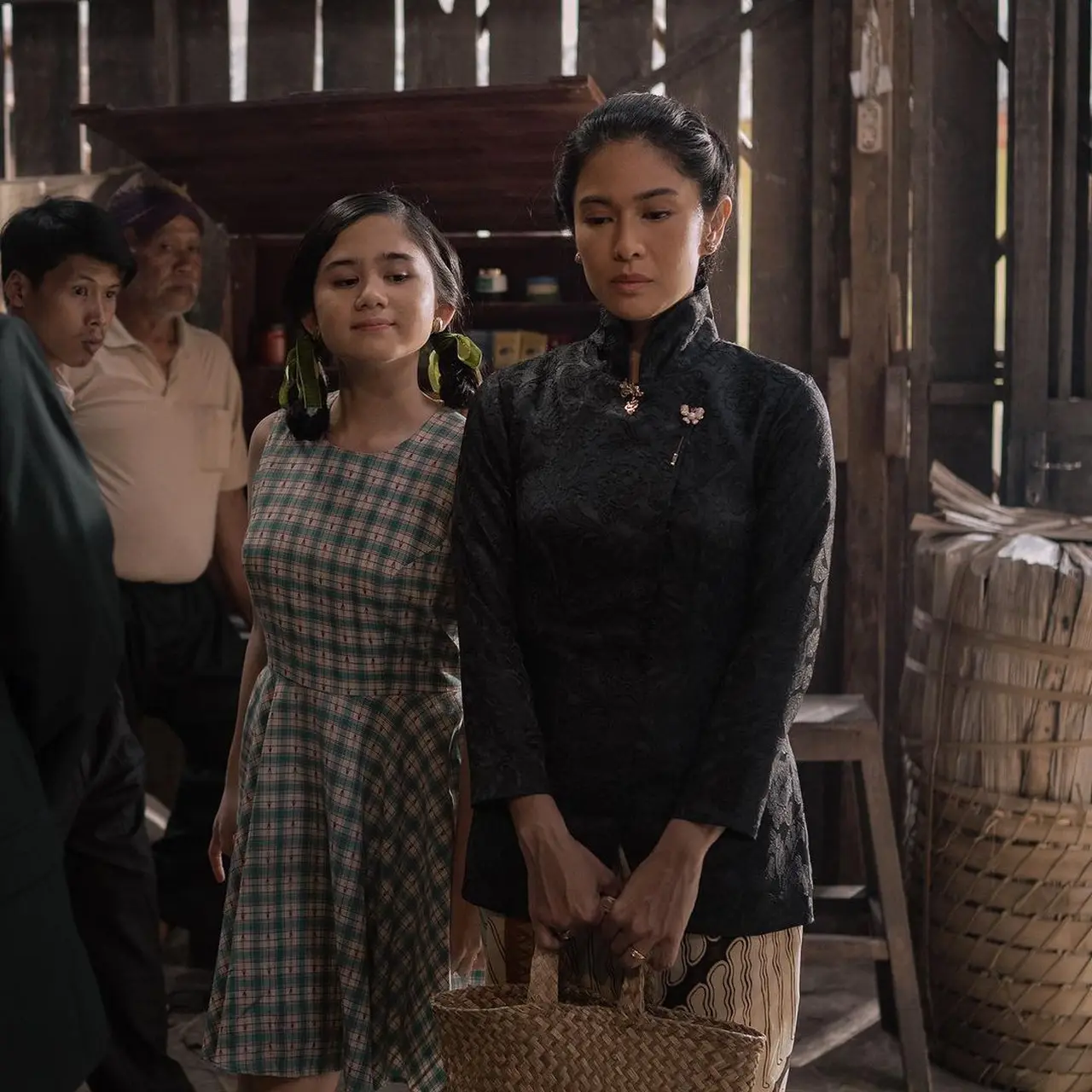 7 Potret Kompak Tissa Biani dan Dian Sastrowardoyo di Balik Serial ...
