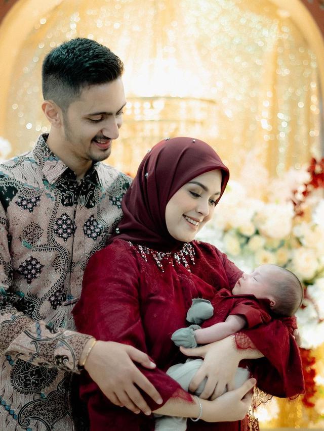6 Momen Aqiqah Baby Omar Anak Kedua Vebby Palwinta dan Razi Bawazier ...