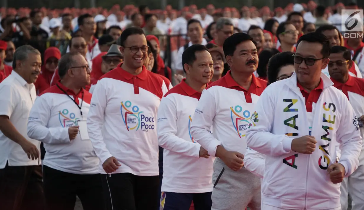 FOTO: Gaya Jokowi dan Jusuf Kalla Meriahkan Pemecahan Rekor Tari Poco ...