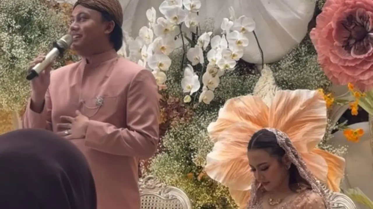Penuh Syukur dan Doa, Intip Rangkaian Acara Siraman 7 Bulanan Kehamilan ...