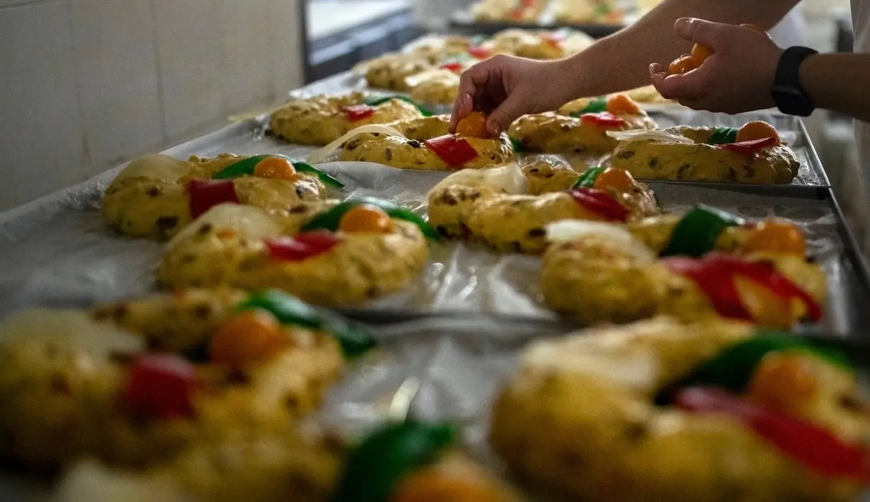 Melihat Pembuatan Bolo Rei, Kue Tradisional yang Jadi Sajian Khas Natal ...