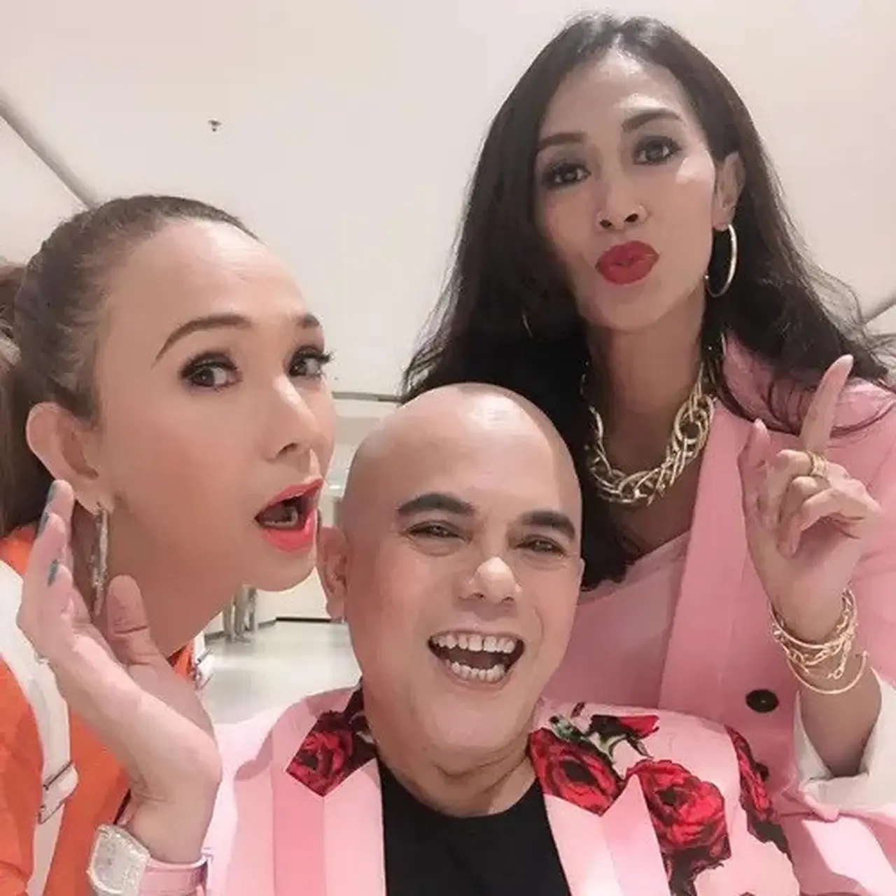 6 Potret Kenangan Kiki Fatmala dan Ozy Syahputra, Ozy: Sahabat Terbaikku - Hot Liputan6.com