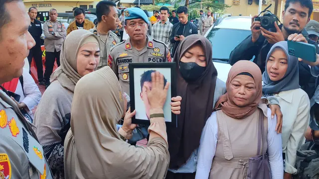 Keluarga Korban Ngamuk, Incar Tukul Sang Eksekutor Pembacokan Siswa SMK di Bogor - News Liputan6.com