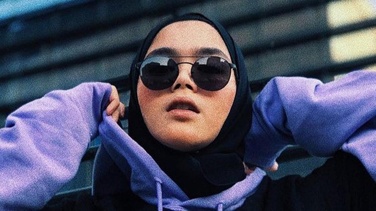 Ide Gaya Hijab Minimalis Swag ala Sivia Azizah Ex. Blink - Fashion ...