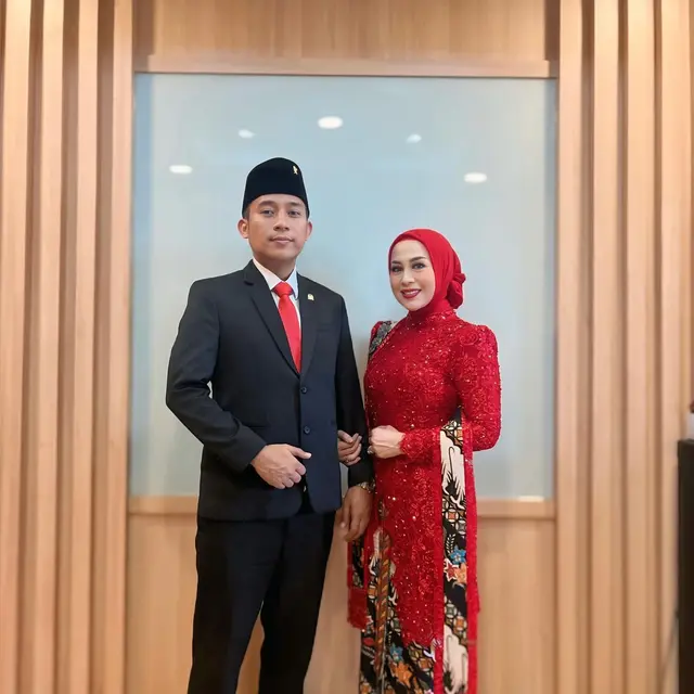 Potret 6 Artis Dampingi Suami Dilantik Jadi Anggota DPR RI Periode 2024 – 2029 - Hot Liputan6.com