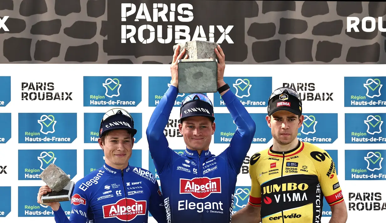 Foto: Mathieu Van der Poel Rajai Paris Roubaix 2023, Catatkan Rekor ...
