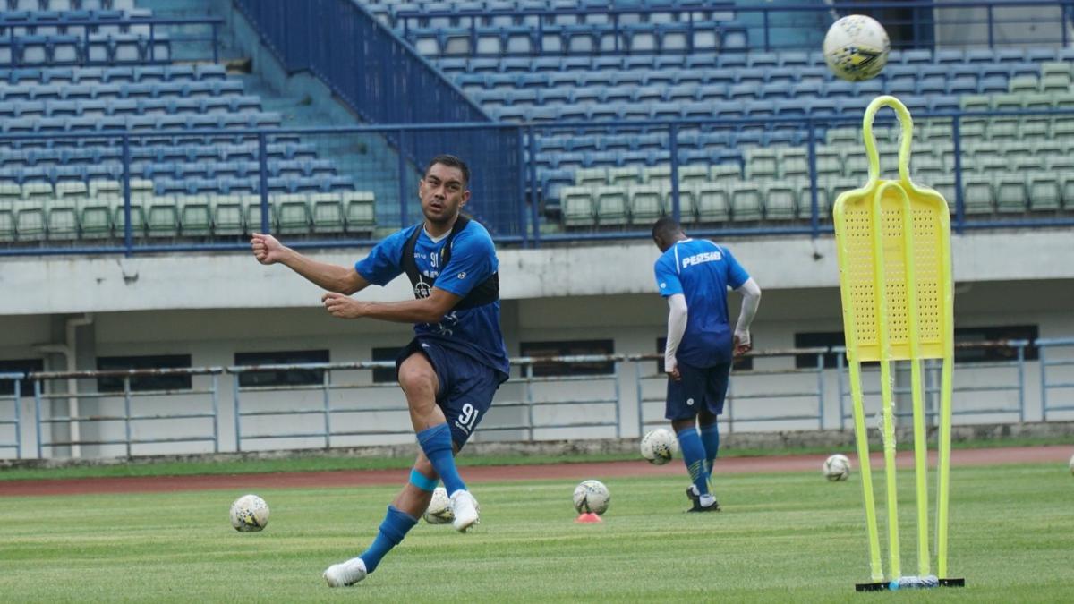 Omid Nazari dan Ghozali Siregar Pamit dari Persib Bandung - Bola ...