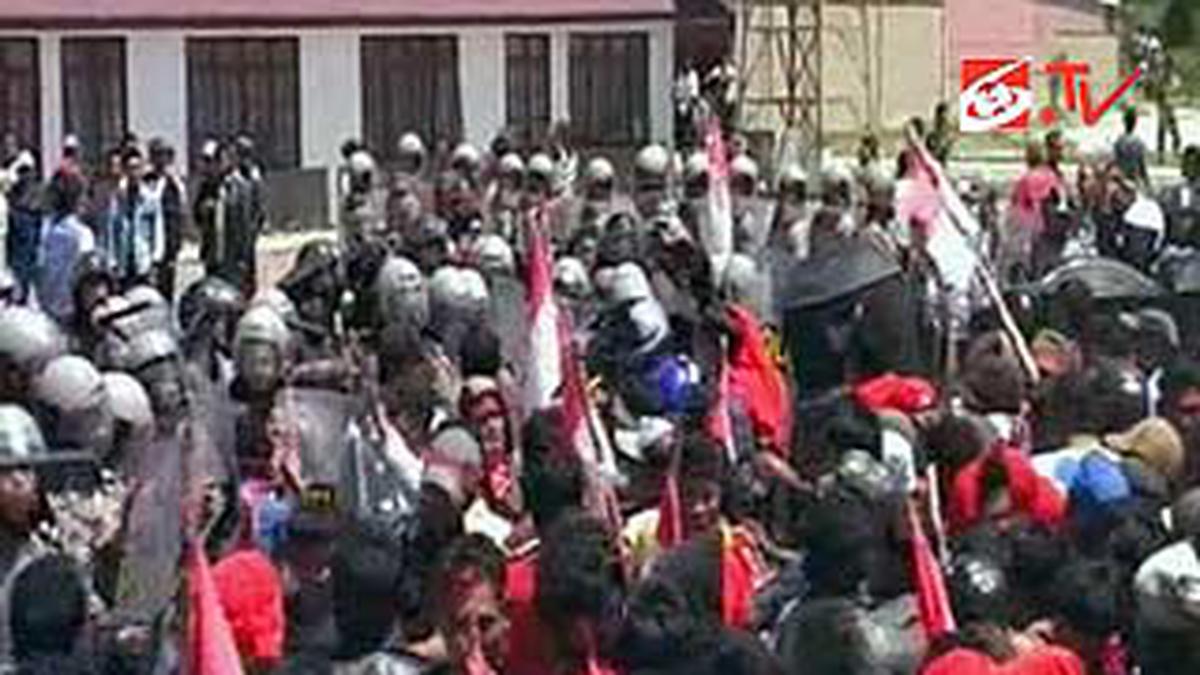 Calon Bupati Tak Lolos, Pendukung Anarkis - News Liputan6.com