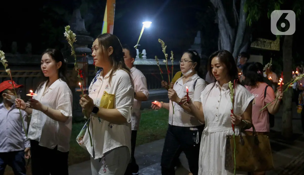 Melihat Perayaan Waisak 2568 BE di Vihara Arya Dwipa Arama Jakarta ...