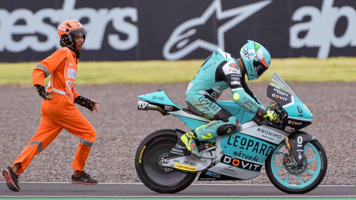 Foto: Patut Diacungi Dua Jempol, Aksi Senyap Marshal yang Tidak Banyak ...