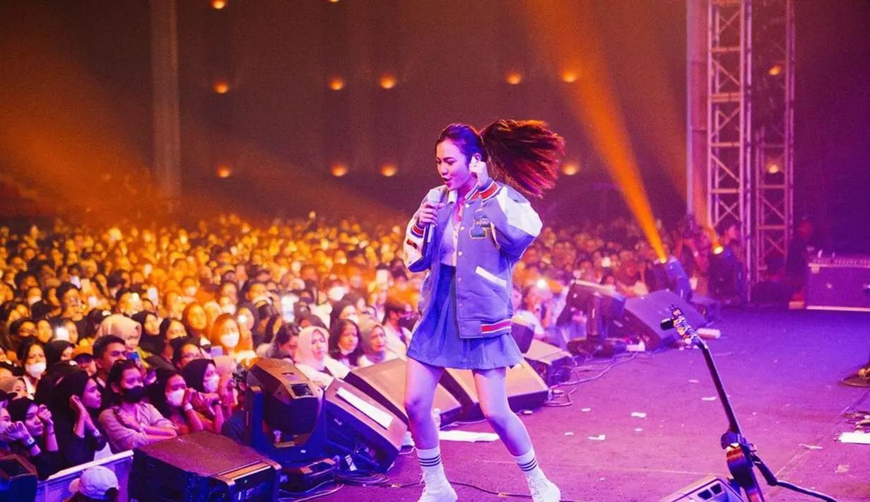 Potret Mahalini Raharja Totalitas Nyanyi di Atas Panggung, Penuh ...