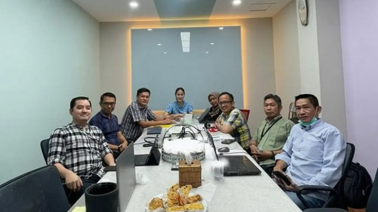 Inul Daratista Pamer Kantor Baru Inul Vizta, Kerajaan Karaoke Miliknya - Entertainment Fimela.com