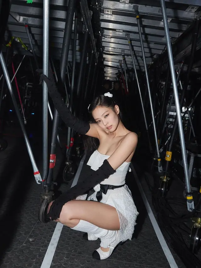 10 Potret Jennie BLACKPINK dengan Balletcore Outfit yang Jadi Tren Selama Tur Dunia BORN PINK ...