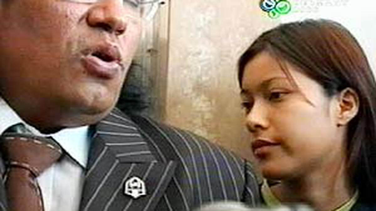 Hotma Sitompul-Hotman Paris Berhadapan - ShowBiz Liputan6.com